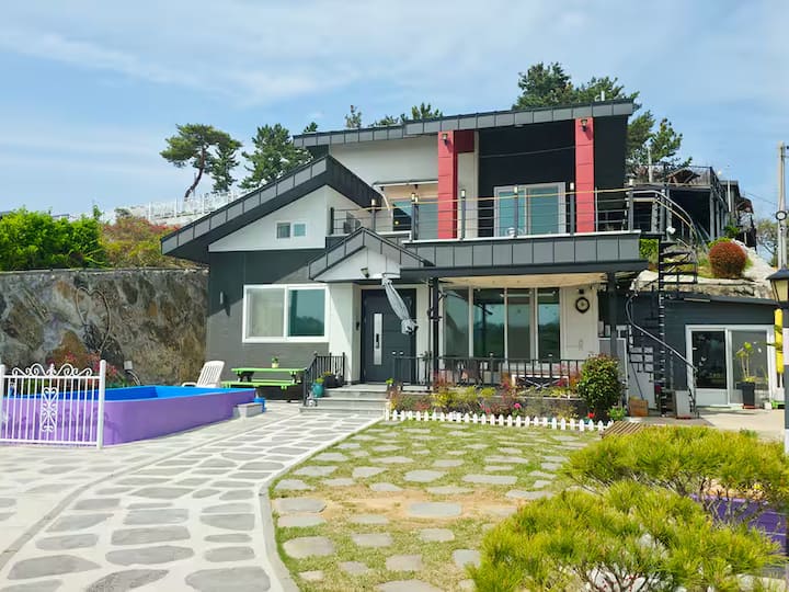 오션뷰/독채 2층 테라스/정원/워터풀, 하동케이블카 인접.가족모임 [하동과남해바다] - 남해읍