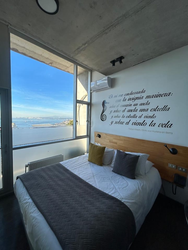 Habitación Vista Mar Con Desayuno En Terraza - Valparaíso