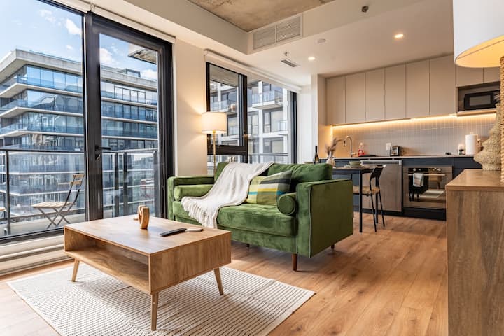 Modern 1br Condo With Balcony | Heart Of Griffint - Montreal