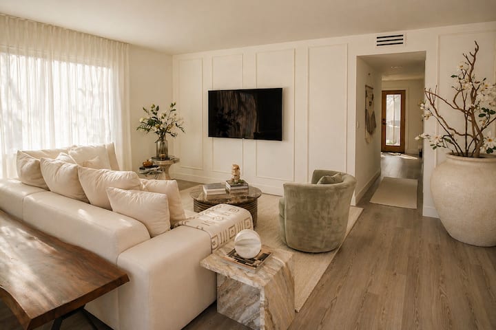 Chic Designer Home | Minutes To Beach & 2nd Street - Seal Beach, CA