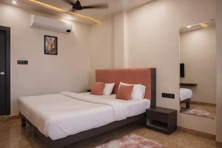 Premium Suite, With Room Service. - Indore