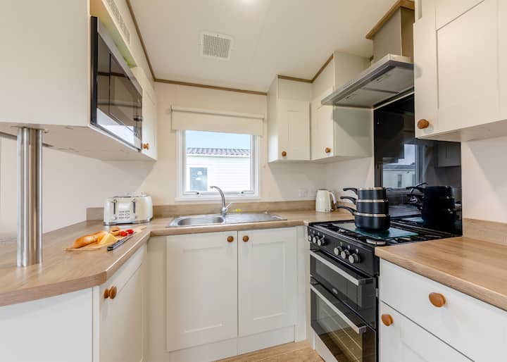 Silver 3 Caravan With Parking & Decking P - 뉴키