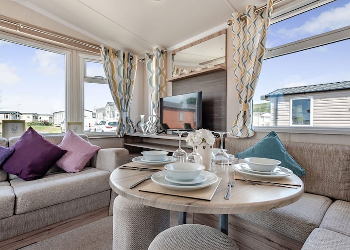 Bronze 2 Bedroom Caravan, Sleeps 4 - Beaulieu