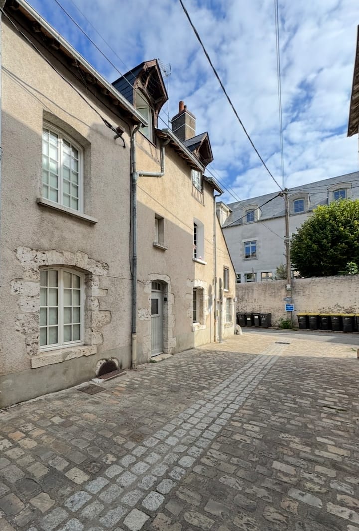 Une Plongée Dans Le Vintage Au Cœur De Blois - Blois
