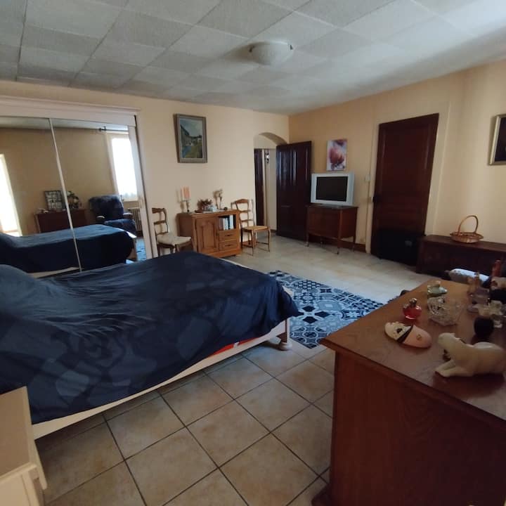 Grand F2 De 60m2 - Arbois