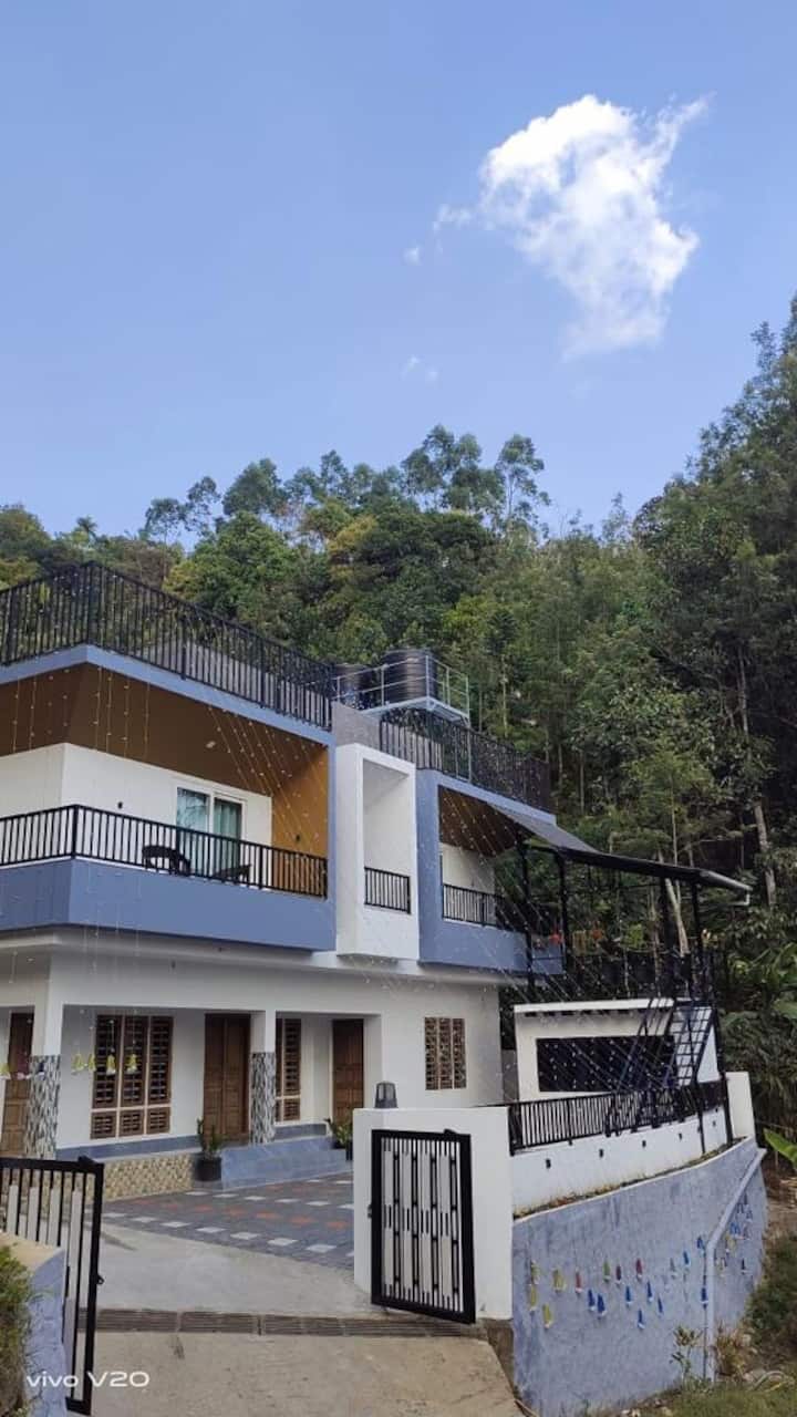 Honey Blue Chill Resort - Munnar