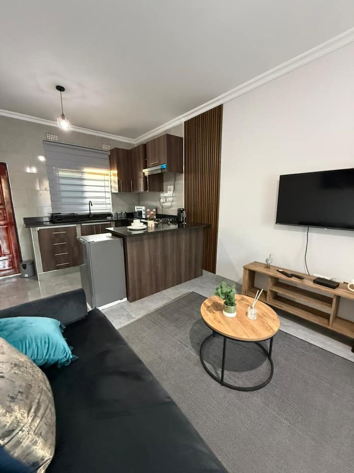 Modern 1br | Starlink | Secure | Chamba Valley Zm - 尚比亞