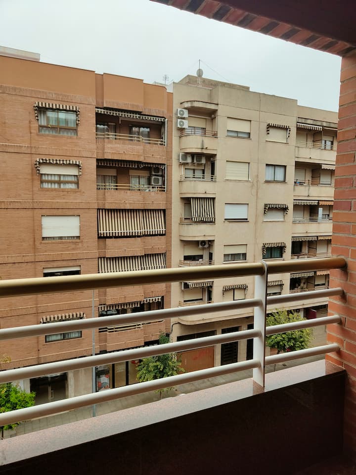 Piso De 3 Habitaciones Cerca Del Mar Y La Montaña. - Gandía