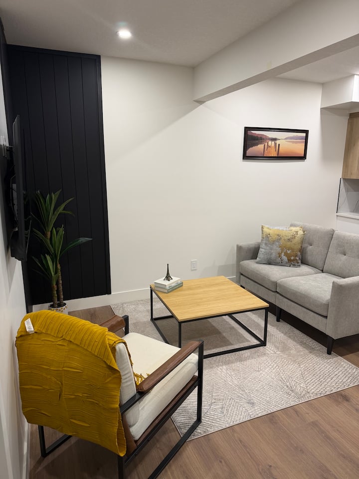 New | Quiet | Stylish |2br Bsmt Suite In Fenwyck - Spruce Grove