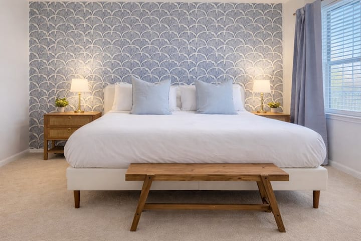 Bright & Cozy 2br Workerfriendly, Pool&gym+kingbed - Frisco, TX