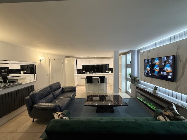 2 Bedroom Apartment With Balcony In Southsea - Portsmouth