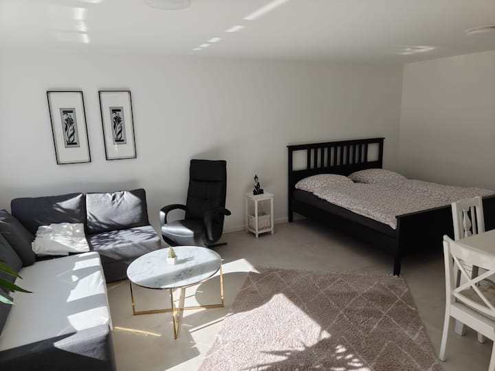 Modernes Apartment, Nähe Pahntasialand & Köln, - Brühl