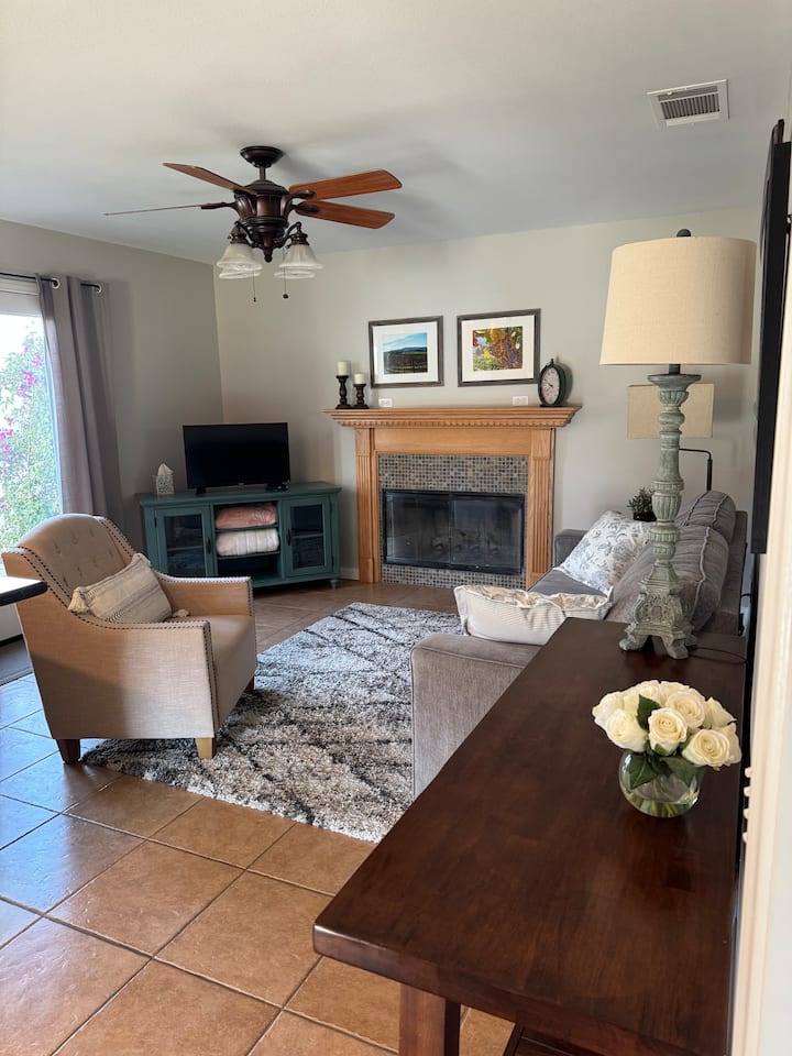 The Little House - Temecula, CA
