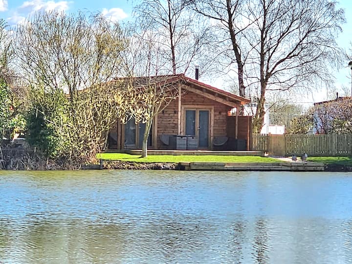 33 Duck Lagoon - Our Cosy Cabin For 2. - Woodhall Spa