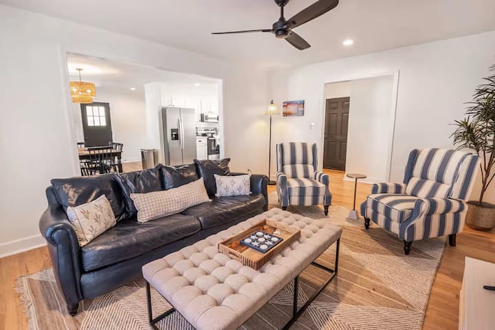 Creola Charm, W/ Hot Tub, Fire Table, & Yard - Charleston, SC