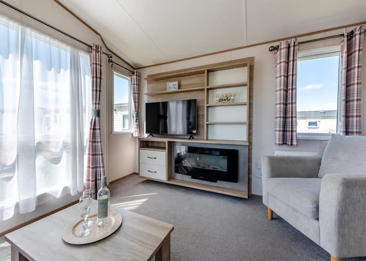 Gold Caravan With Parking 6 - Hampshire