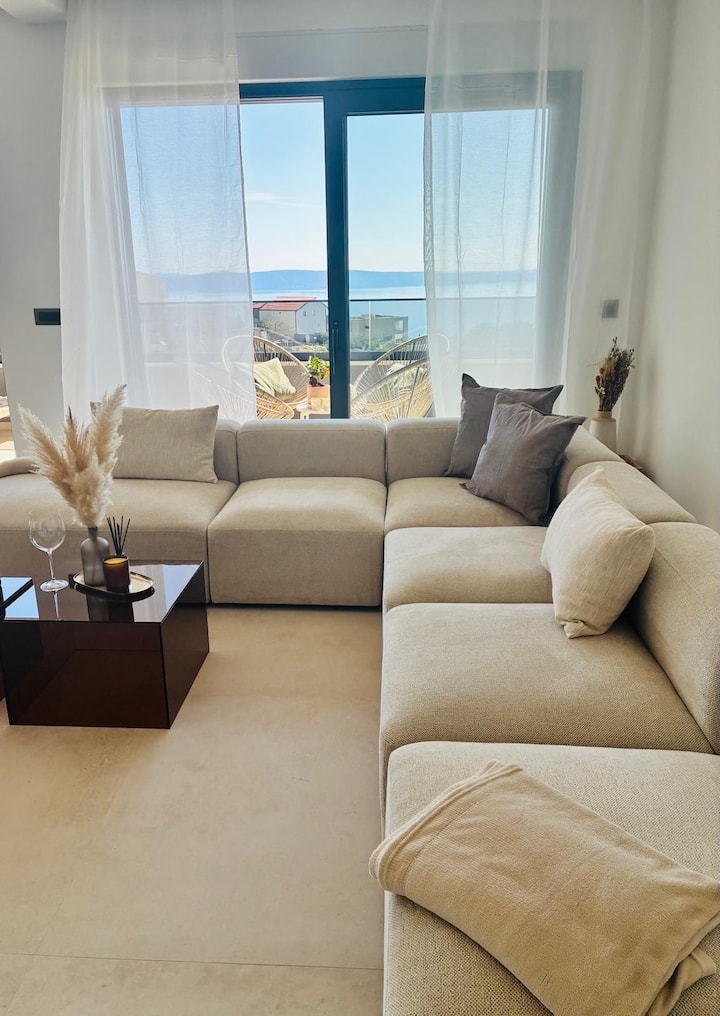 Penthouse Jacuzzi Seaview Suite - Promajna