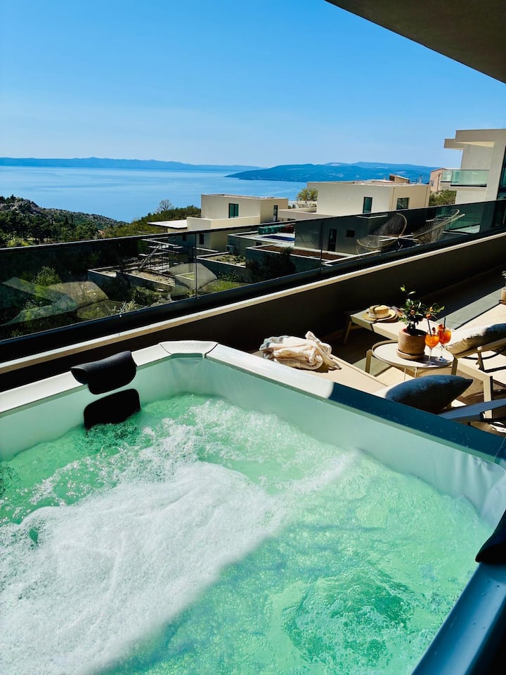 Penthouse Jacuzzi Seaview Suite - Promajna