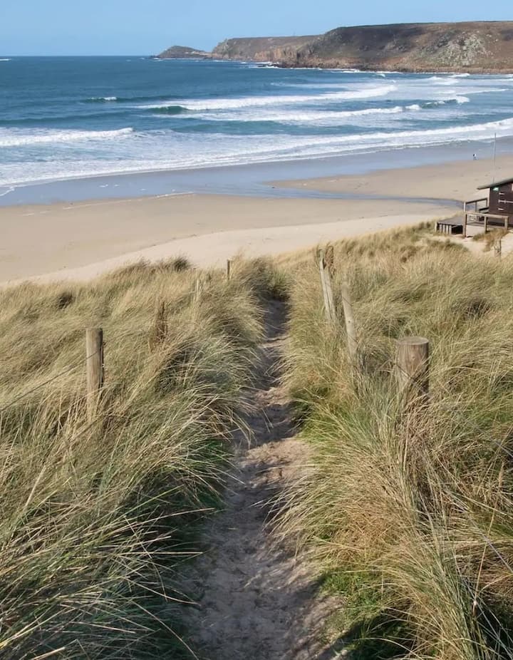 Sennen Cove, 4 Bed Above Beach On Sw Coast Path - Sennen