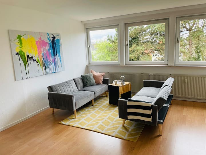 Gemütliche Zwei-zimmer Wohnung Mit Küche Und Bad - Hanovre