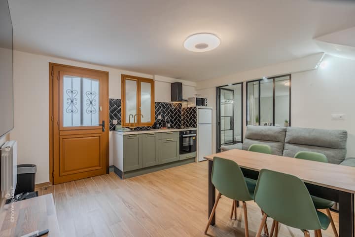 Magnifique Logement - Jacuzzi - 20min Disney - 5p - Bussy-Saint-Georges