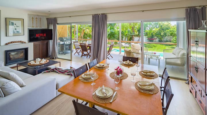 Beachside Villa & Garden Oasis - Costa del Sol