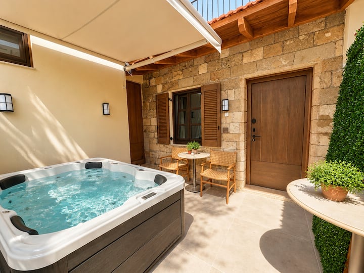 Karavel | Private Jacuzzi | Old Town Rhodes - Rhodes (Greece)