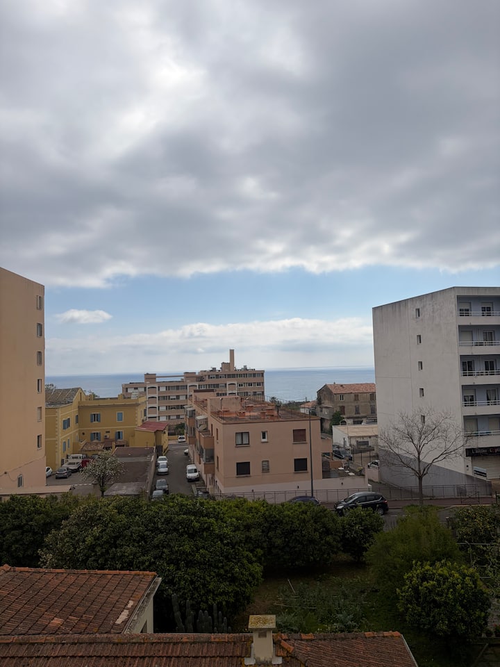 T1 Avec Place De Parking Gratuit Entrée De Ville. - Bastia