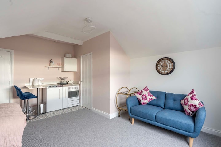 The Pink Room - Bristol