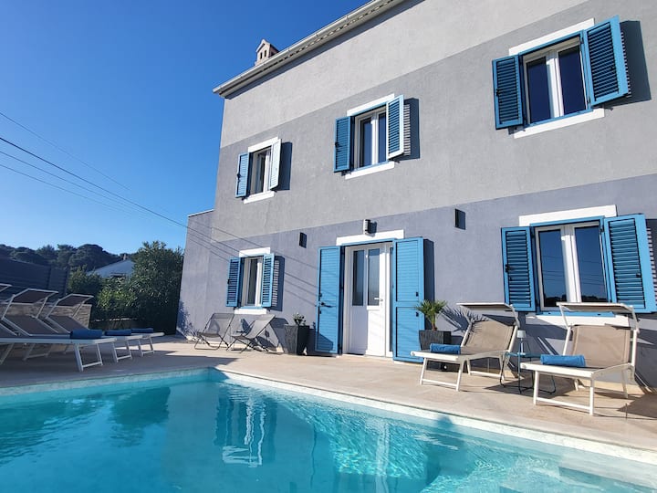 Casa Solis: Heated Pool, 4 Bedrooms & 4 Baths - Lussinpiccolo