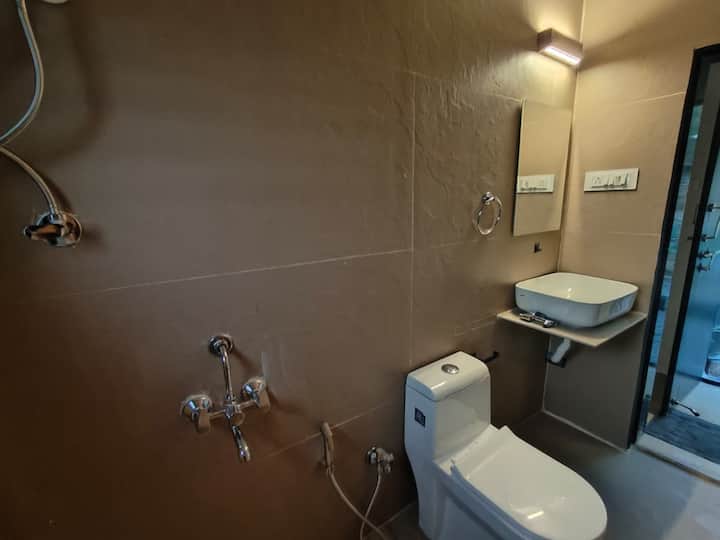 The Earthy Lake Cottage – Karjat - Matheran