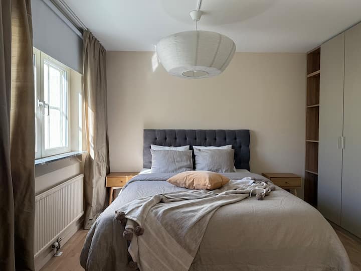 Stylish Apartment – Near Lake & Nature - Saltsjöbaden