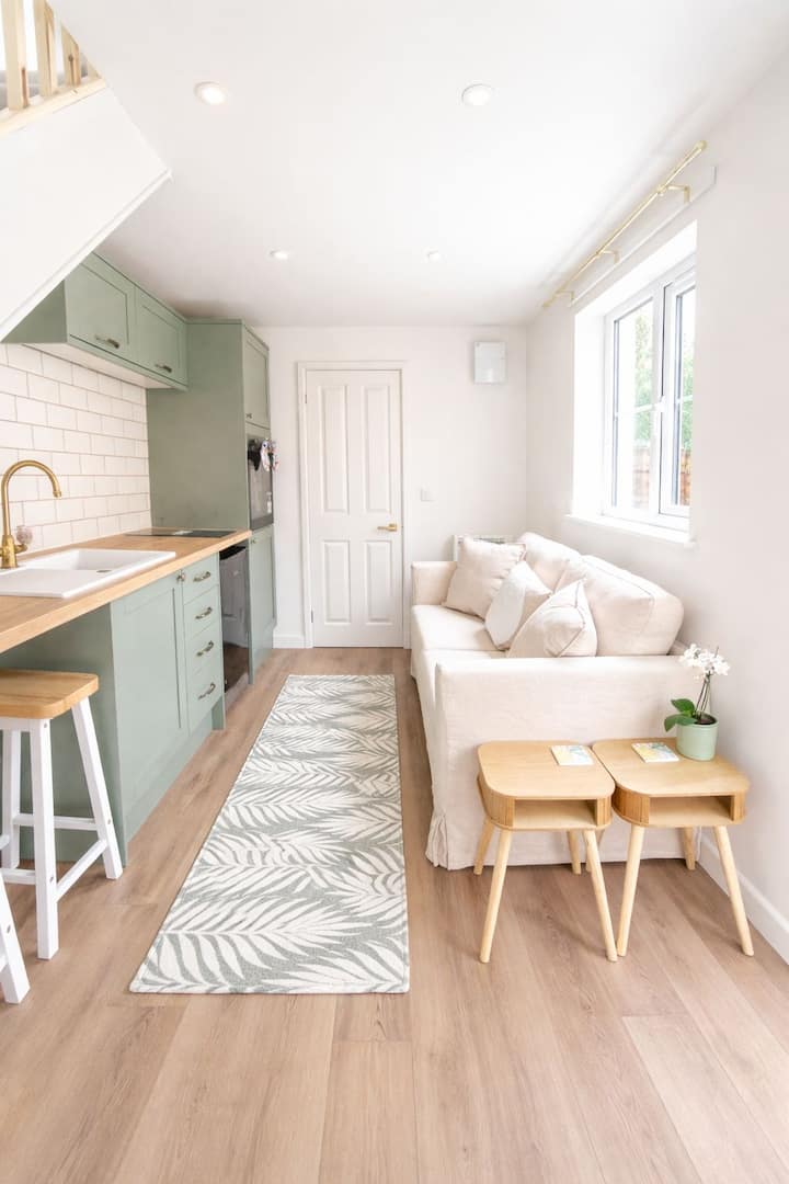 Modern Cotswolds Studio - Tewkesbury