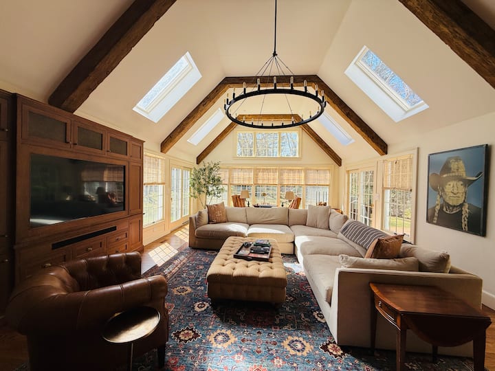 Fifa! Luxury, Amenity Filled Custom Home - Milford, MA