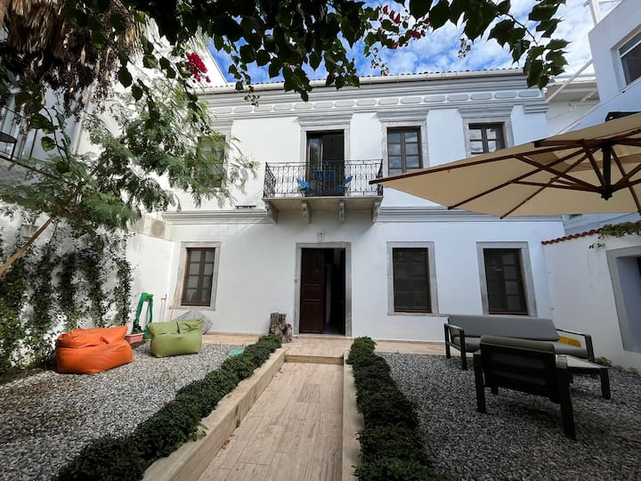 Holiday Home For 8p Near Beach In Bodrum Center - Bodrum
