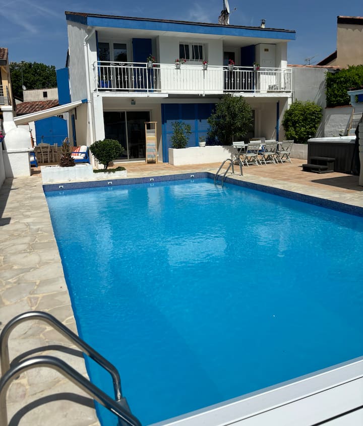 Les Volets Bleus : Villa Avec Piscine Et Jacuzzi - Montauban