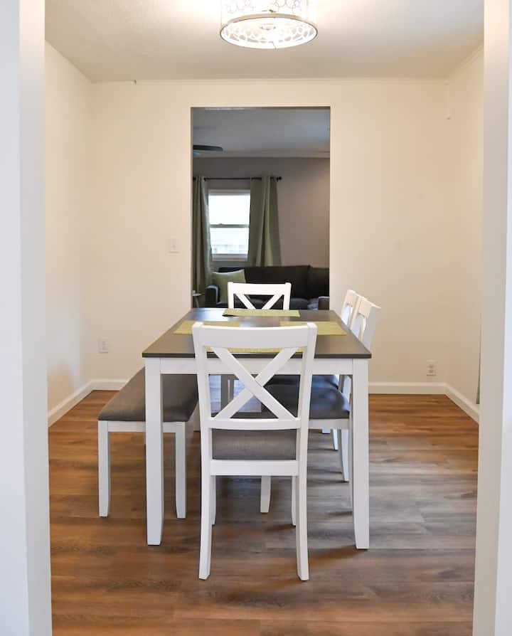 Russ: 3br - 2.5 Bt Cozy Updated Home *New* - Champaign, IL