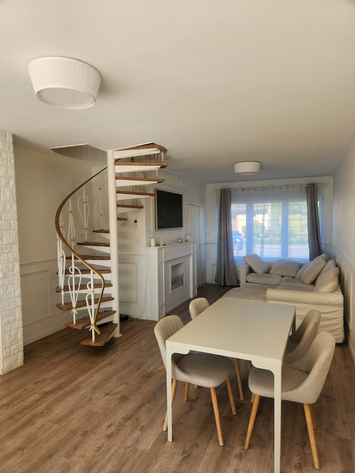 Maison Avec Jardin Dans Un Quartier Résidentiel - Mouscron