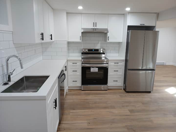 2 Bedroom 2 Bath Beauty - London