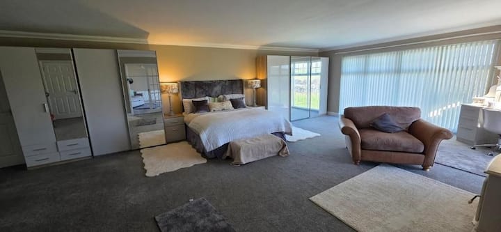 Family Room 3 Guests - Hawick