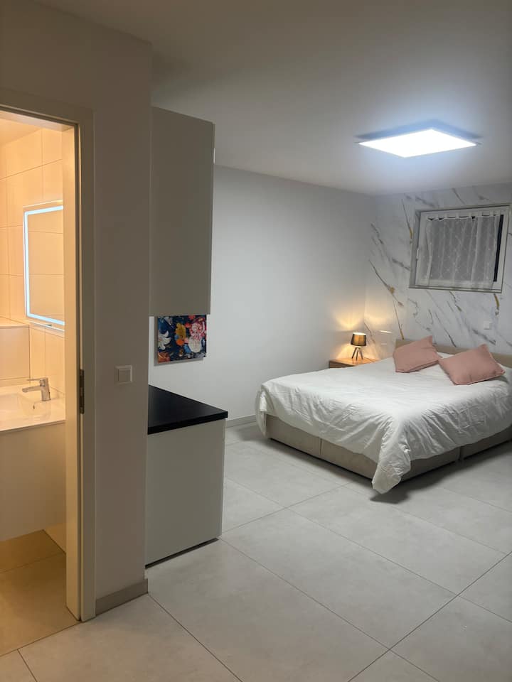 Chambre Cosy Avec Cuisine Et Salle De Bain Privée. - Luxemburgo