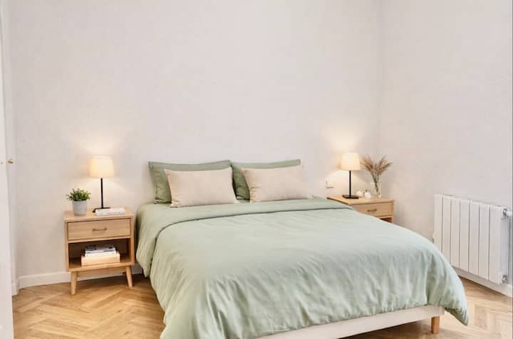 1 Min To Sol, 2 Bdr, Ac/heating/elevator/tv - Madrid