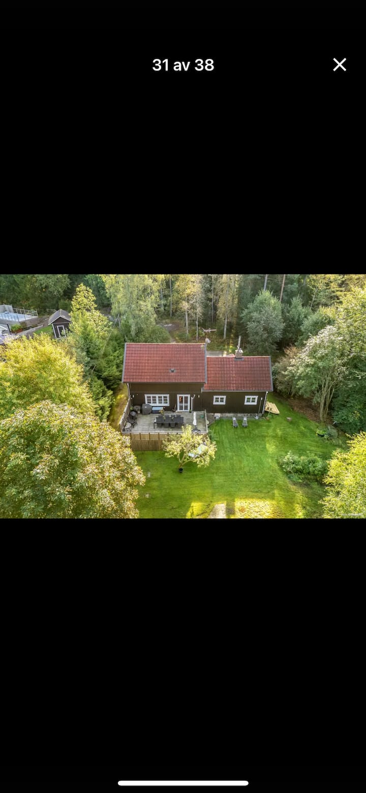 Lantligt Läge! Nära Till Allt - Lerum