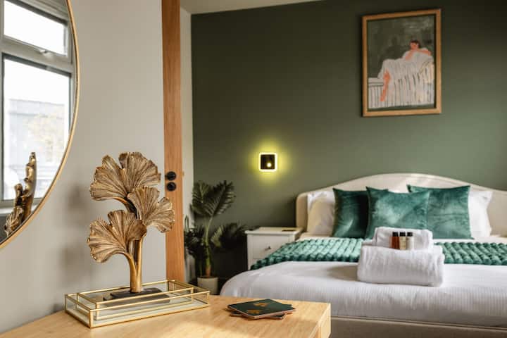 Westbury Collection - The Trym Suite - Bristol