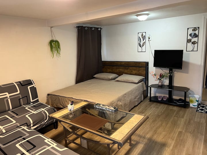 Cozy 2 Bed 1 Bath-suite W/ Kitchen, Kids Stay Free - Nanaimo