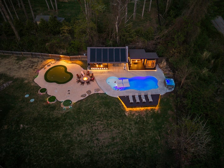 Strata | Full Private Resort Clubhouse With Views - Black Mountain, NC