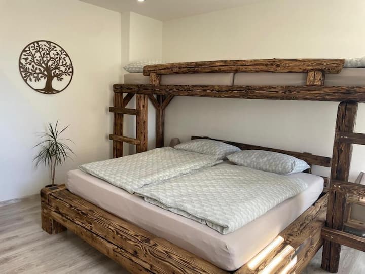 Moderní Apartmán Krupka Pro 4 - Klidná Lokalita - Teplice