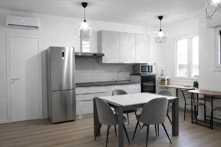 Elegante Appartamento Con 3 Bagni In Città - Oristano