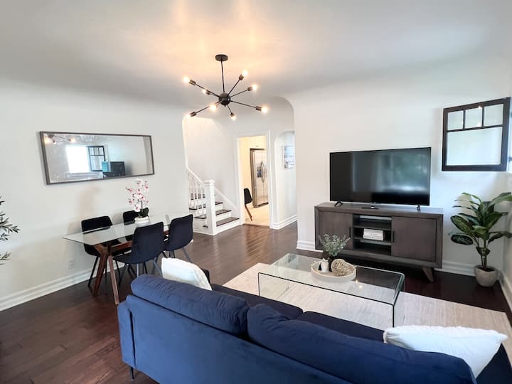 Private Weho Home | 30+ Day Stay | Parking + Yard - 西好萊塢