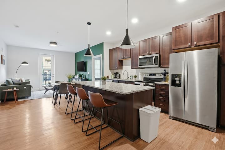 Italian Village 2br W/ Pool, Gym & Workspace | Osu - Columbus, OH